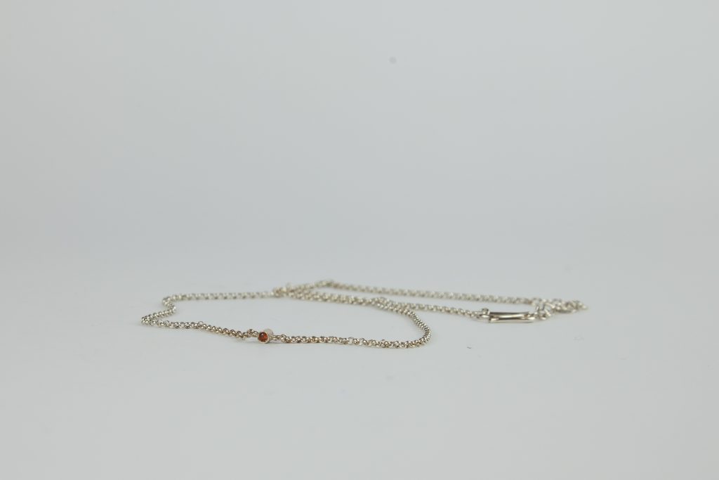 Collar Mini Collection amb granat i espinela. - Jèssica Bellí Joies